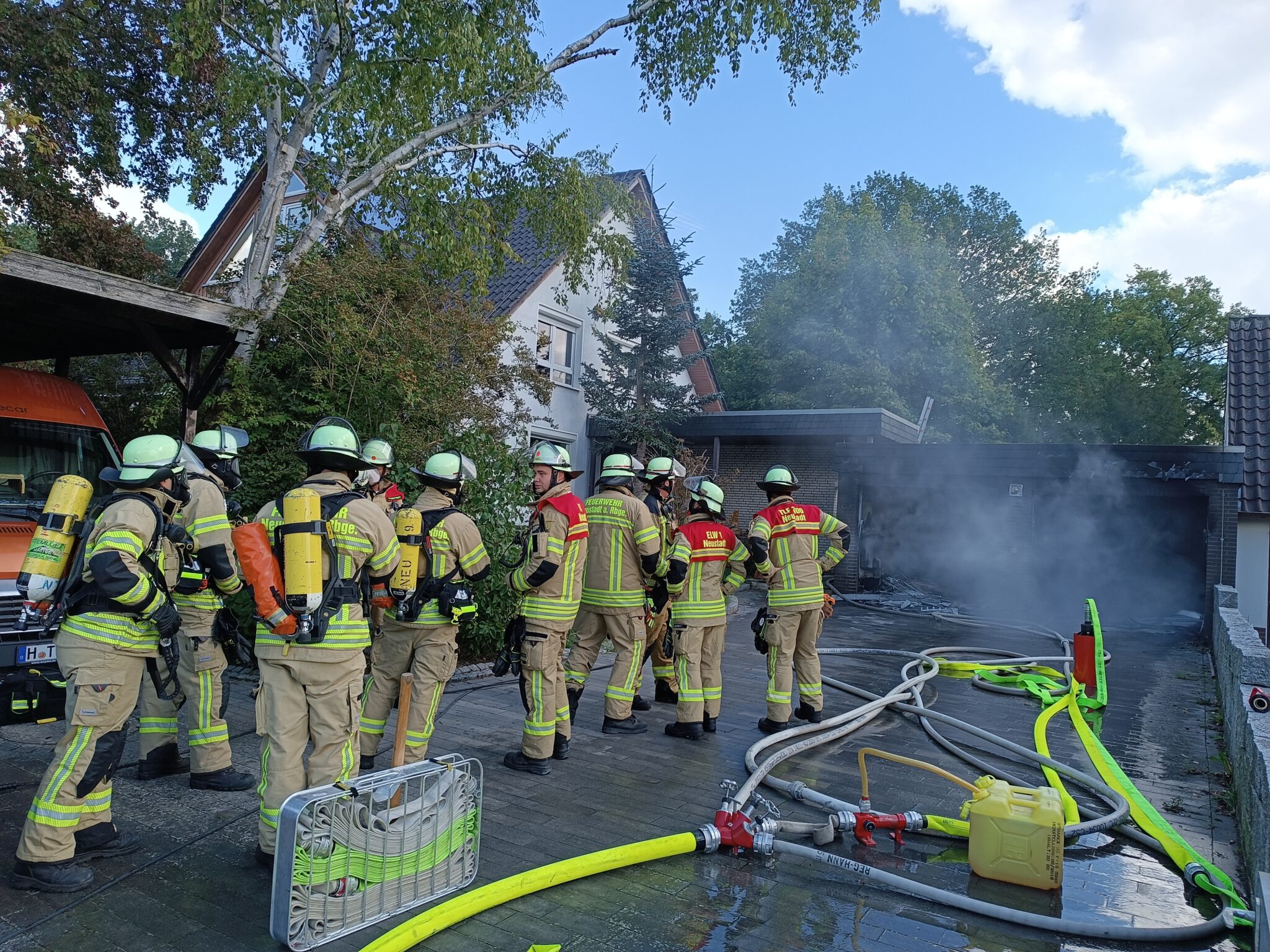 Feuerwehreinsatz – Doppelgarage in Bordenau in Vollbrand - Neustadt ...